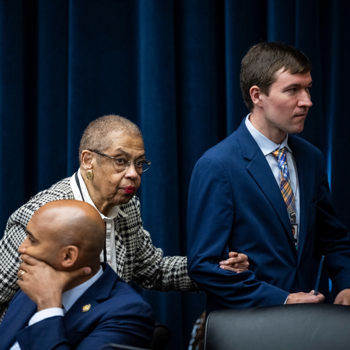 The Signs of Cognitive Decline in Eleanor Holmes Norton