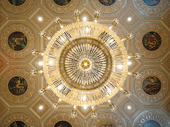 Re-creating a Waldorf Astoria That No One Remembers