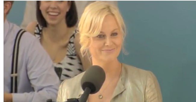 Watch Amy Poehler’s Delightful Harvard Class Day Speech - Clickable ...