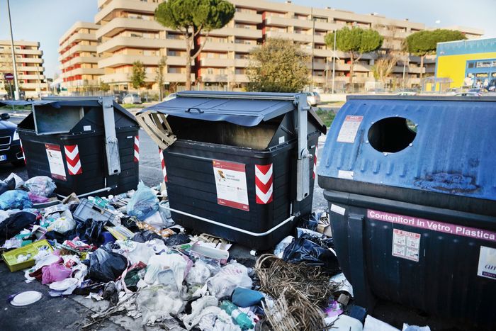 Modern Rome Is Falling Into Ruins, As Its Mayor Fiddles