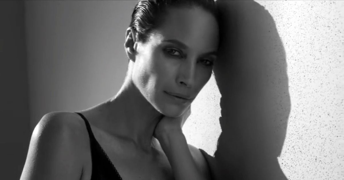 Christy Turlington’s Cryptic Calvin Klein Bra Ad