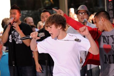 A Complete Guide to Justin Bieber’s Dance Moves