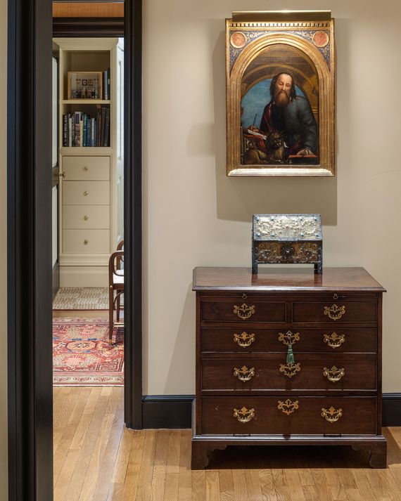 A Sutton Place Maisonette Designed by a Historian