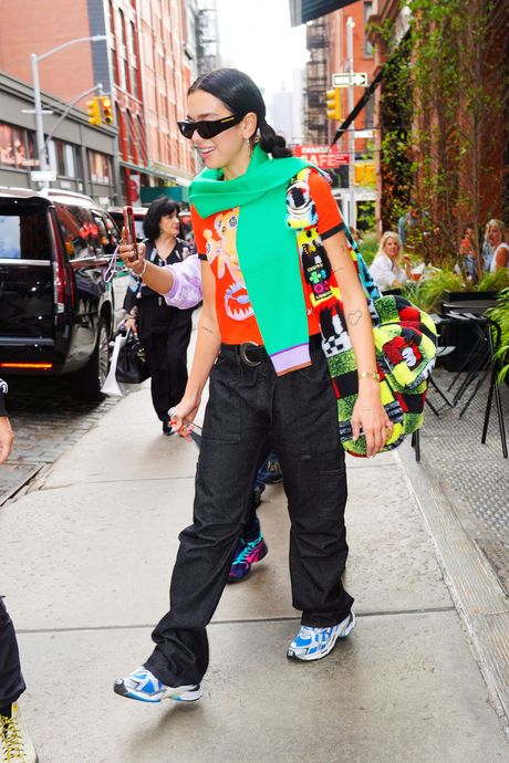 7 Best Ways to Wear a Sweater Around the Shoulders