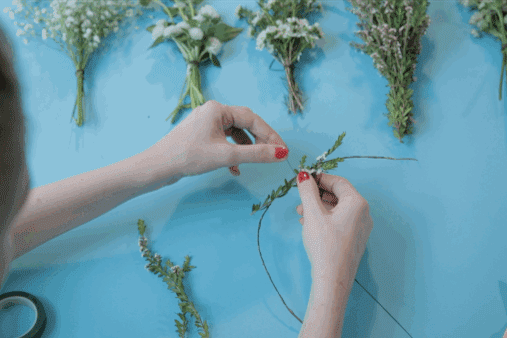 How to Create a Dolce & Gabbana–Inspired Floral Chain