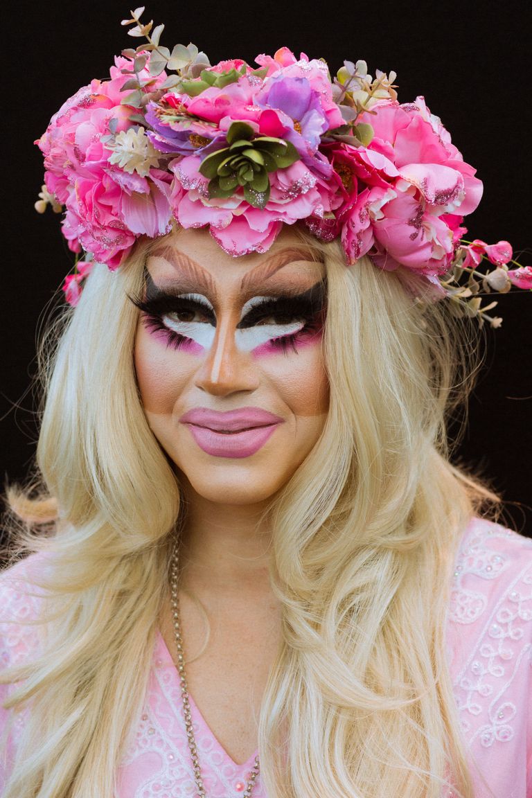 See the Glamorous, Contoured Faces of DragCon