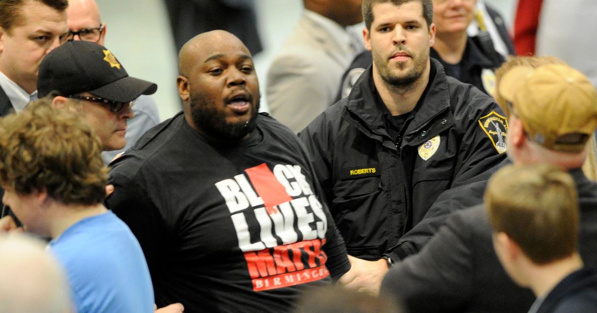 Black Lives Matter Protester Tackled, Beaten by Crowd at Trump Rally in ...