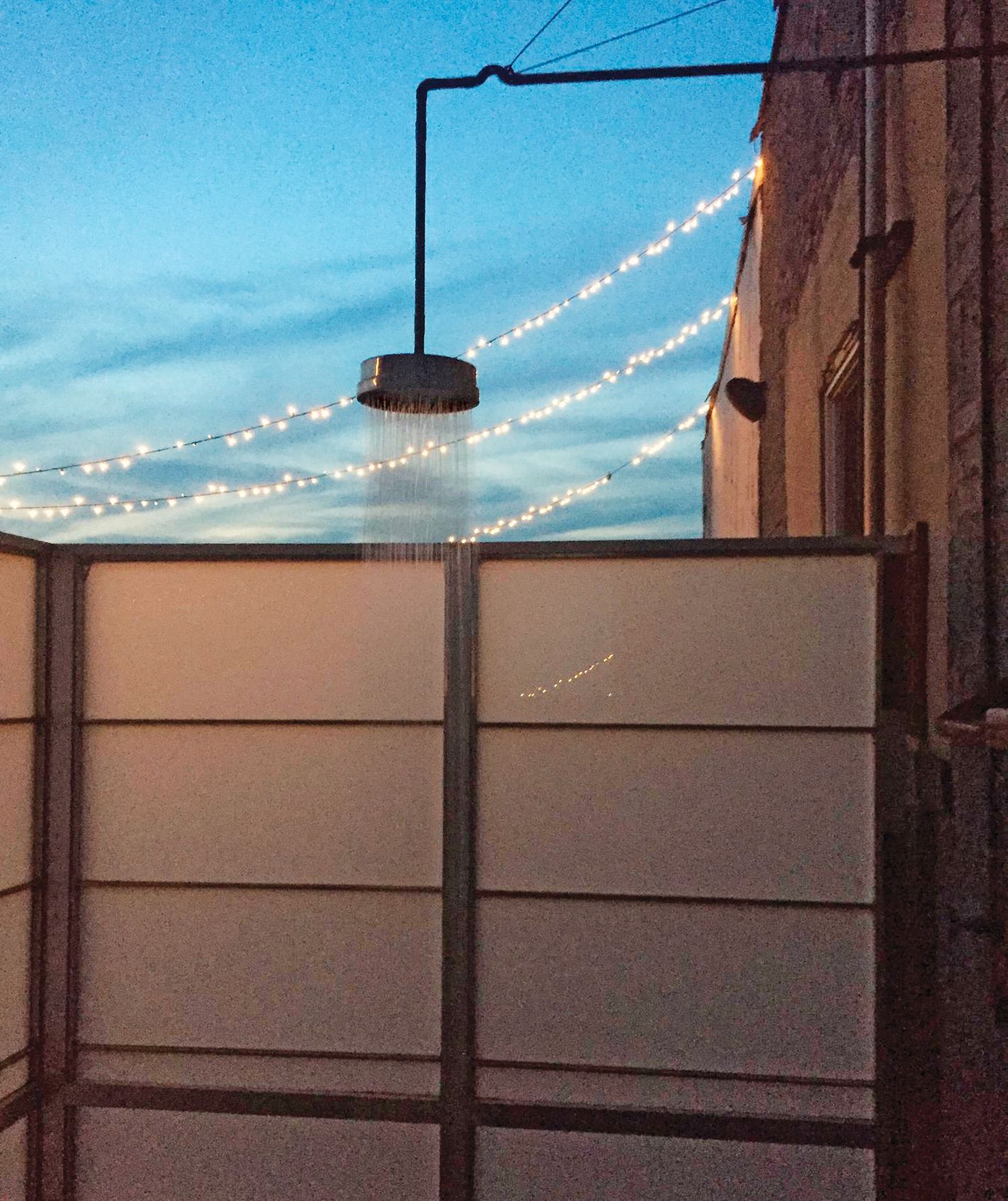 How to Create an Outdoor Shower in the Middle of the City