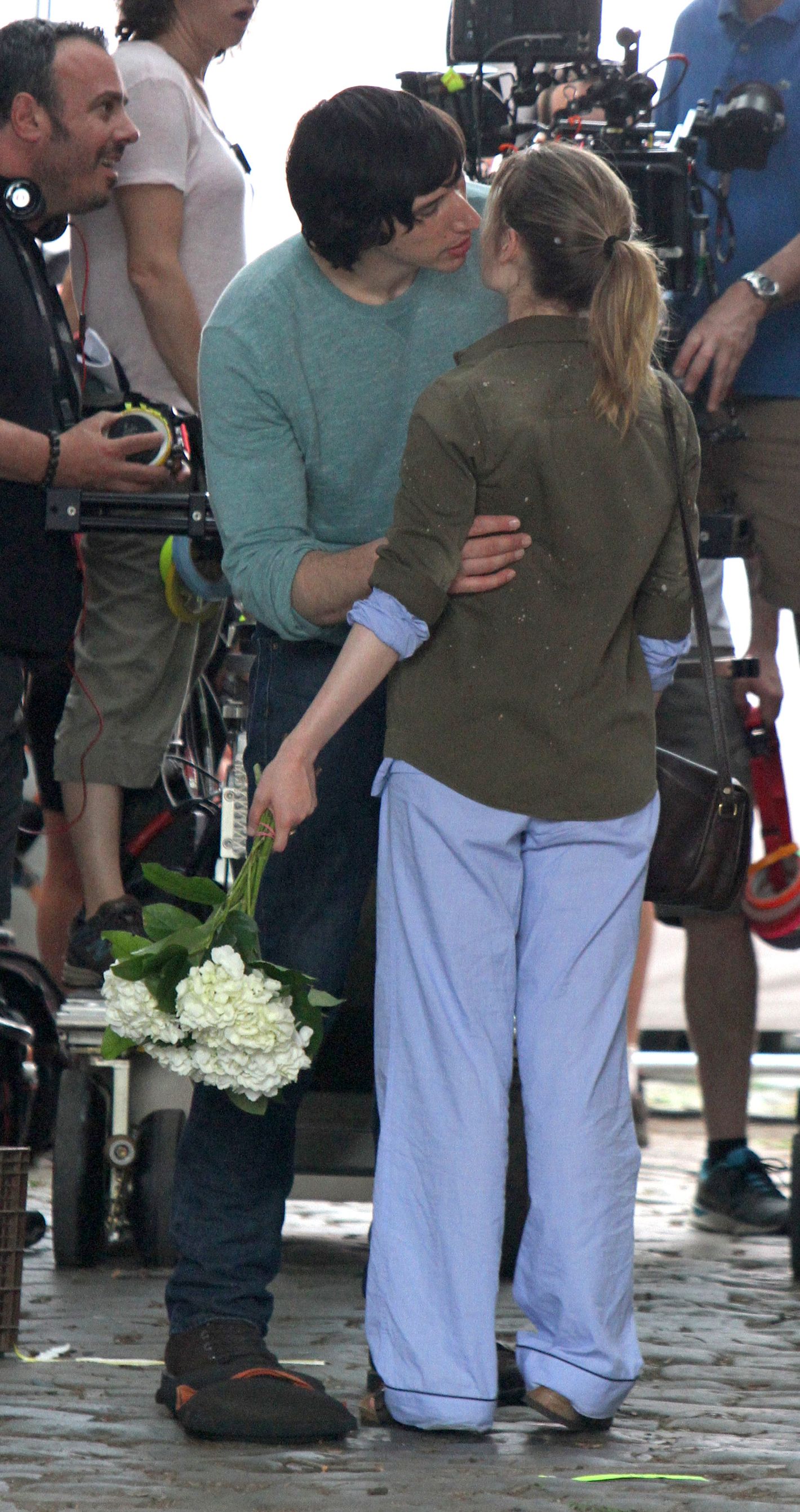 See Spoiler-y Photos of Gillian Jacobs on Girls