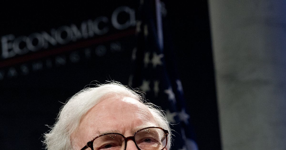 Newspaper ‘Addict’ Warren Buffett Pretty Much Just Winging It