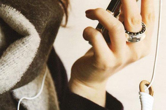 Vulture Bytes: Cures for Excess Headphone Cord and Restless Finger Syndrome