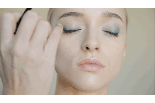 How to Make Your Eye Shadow Actually Stay On