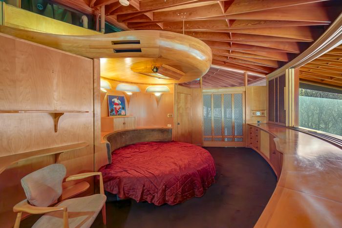 Jackie Gleason’s UFO House In Cortlandt Manor Is For Sale