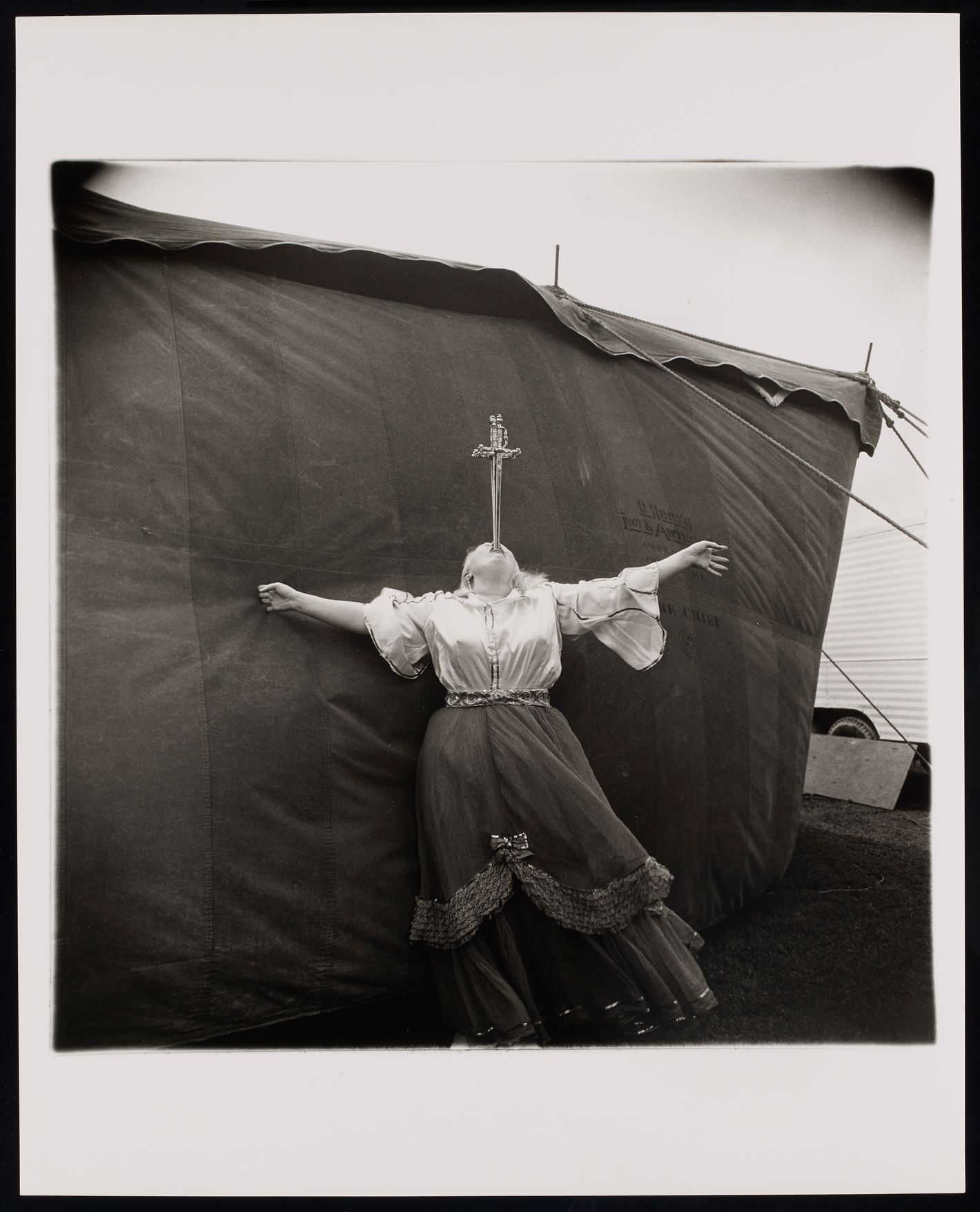 Photography That Captured America’s ‘Outsiders’