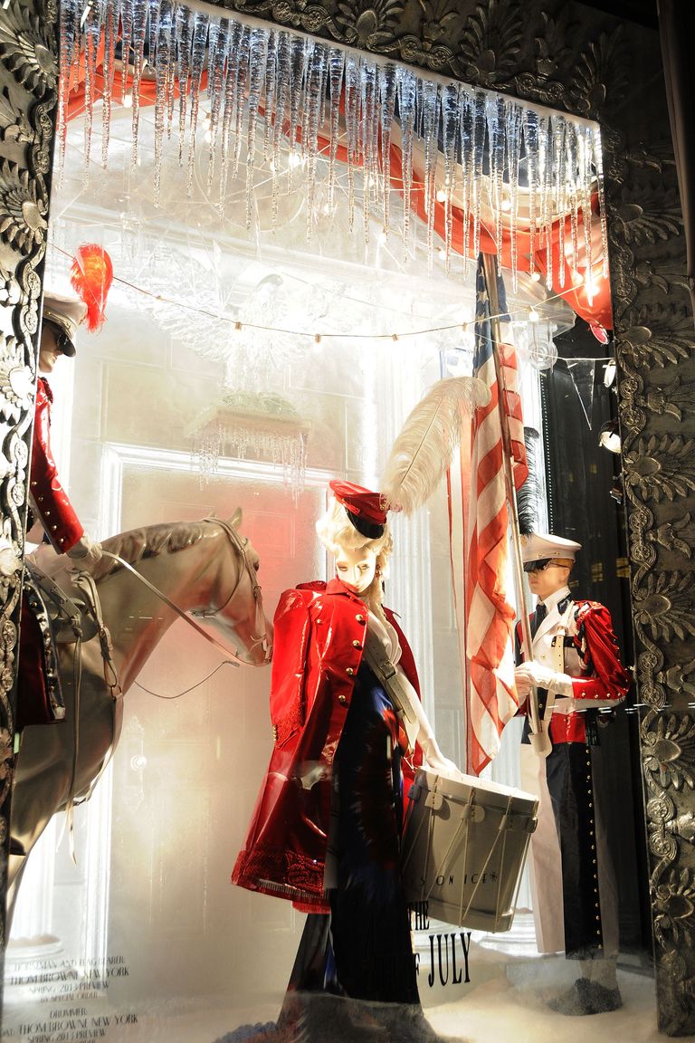 See the Best Holiday Window Displays