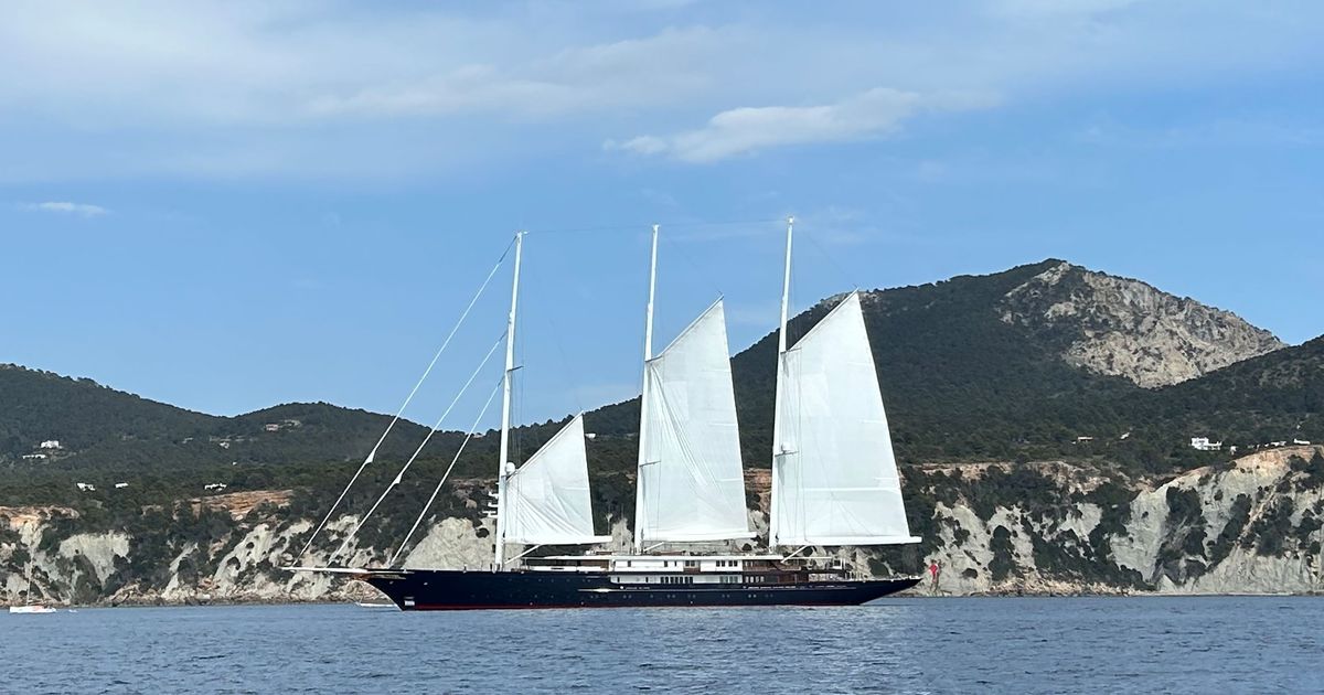 Jeff Bezos’s Lauren Sanchez Tribute on Bow of Koru Yacht
