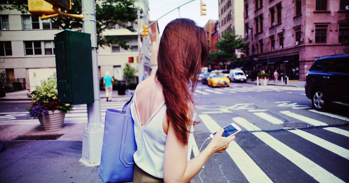 New York Might Fine People For Texting While Crossing