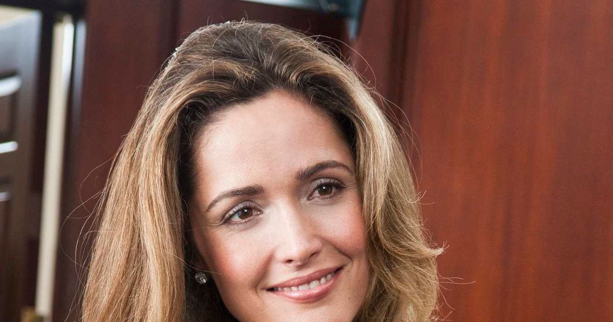Vulture Watches Old Sitcoms With Bridesmaids’ Rose Byrne