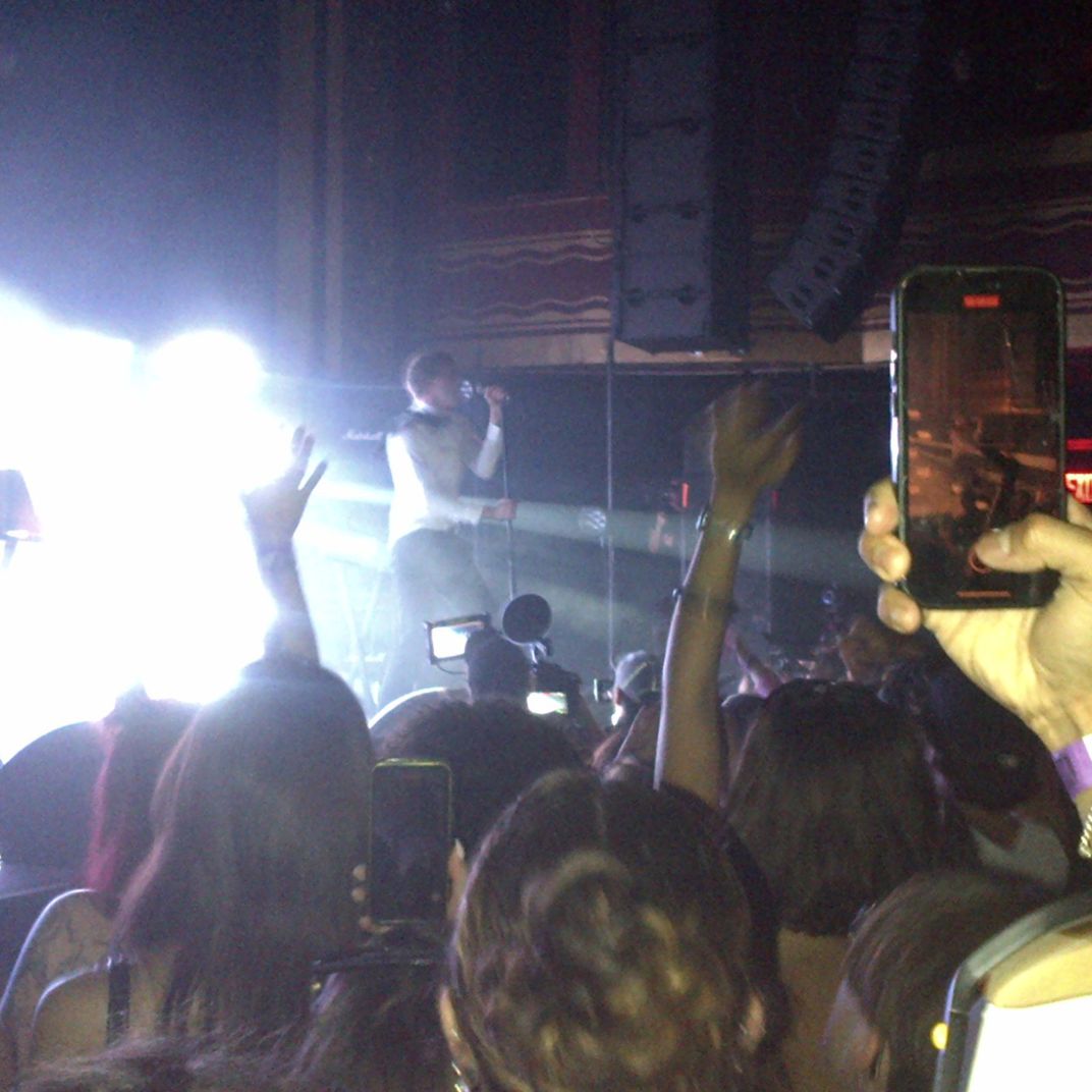 Cosplaying Indie Sleaze at the Dare Concert