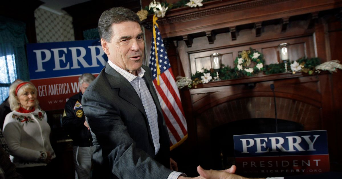 Rick Perry’s Iowa Hail Mary Fails to Impress