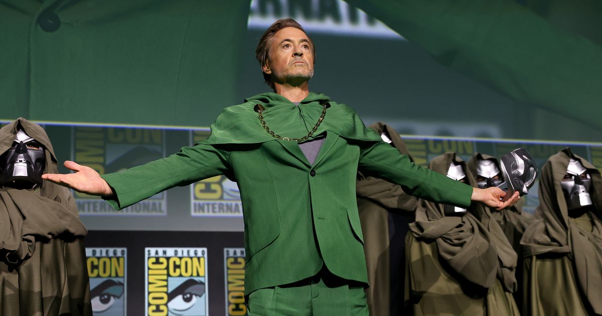 10 Doctor Doom Comics to Read Before RDJ Puts on the Mask