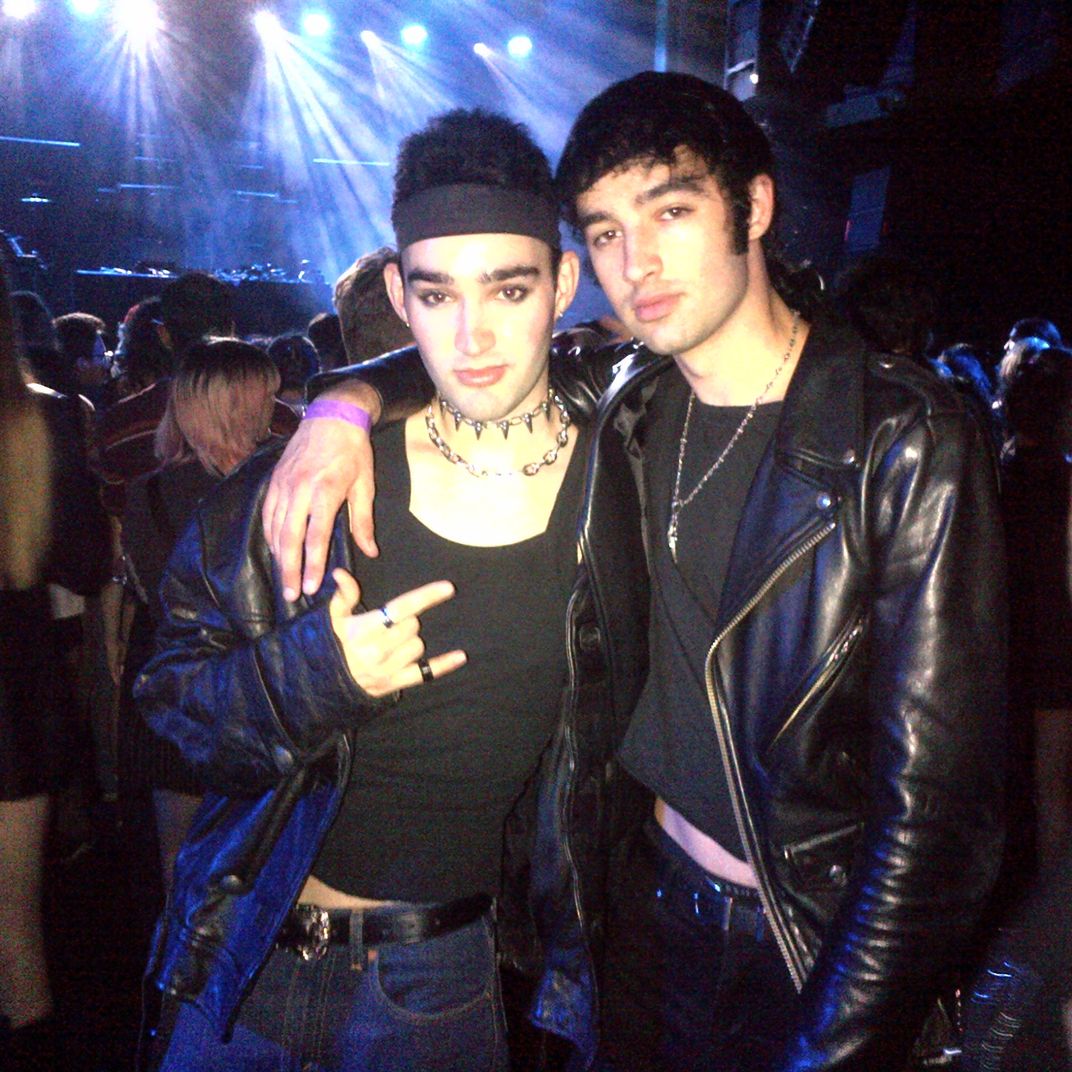 Cosplaying Indie Sleaze at the Dare Concert