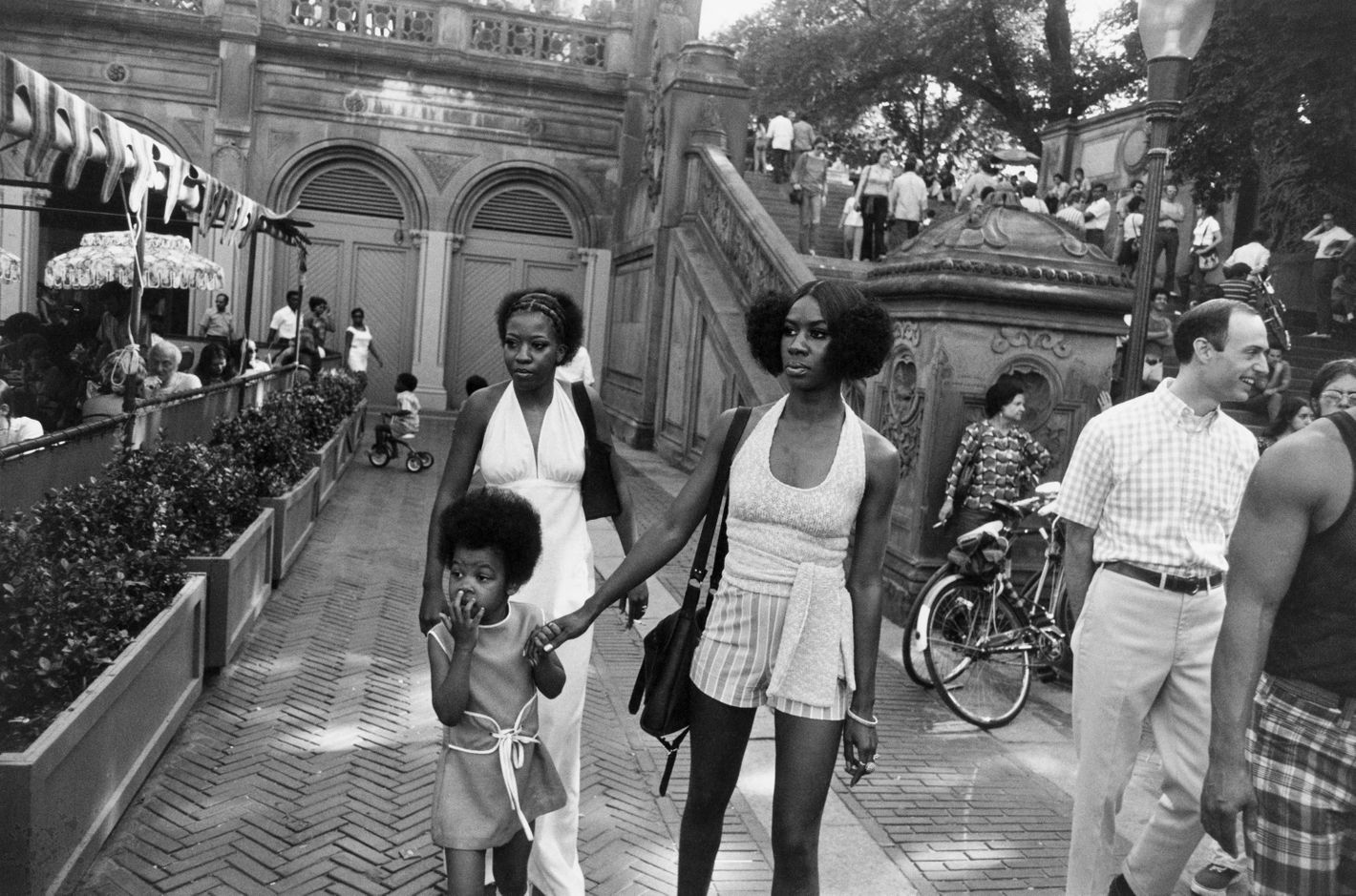 Photography That Captured America’s ‘Outsiders’