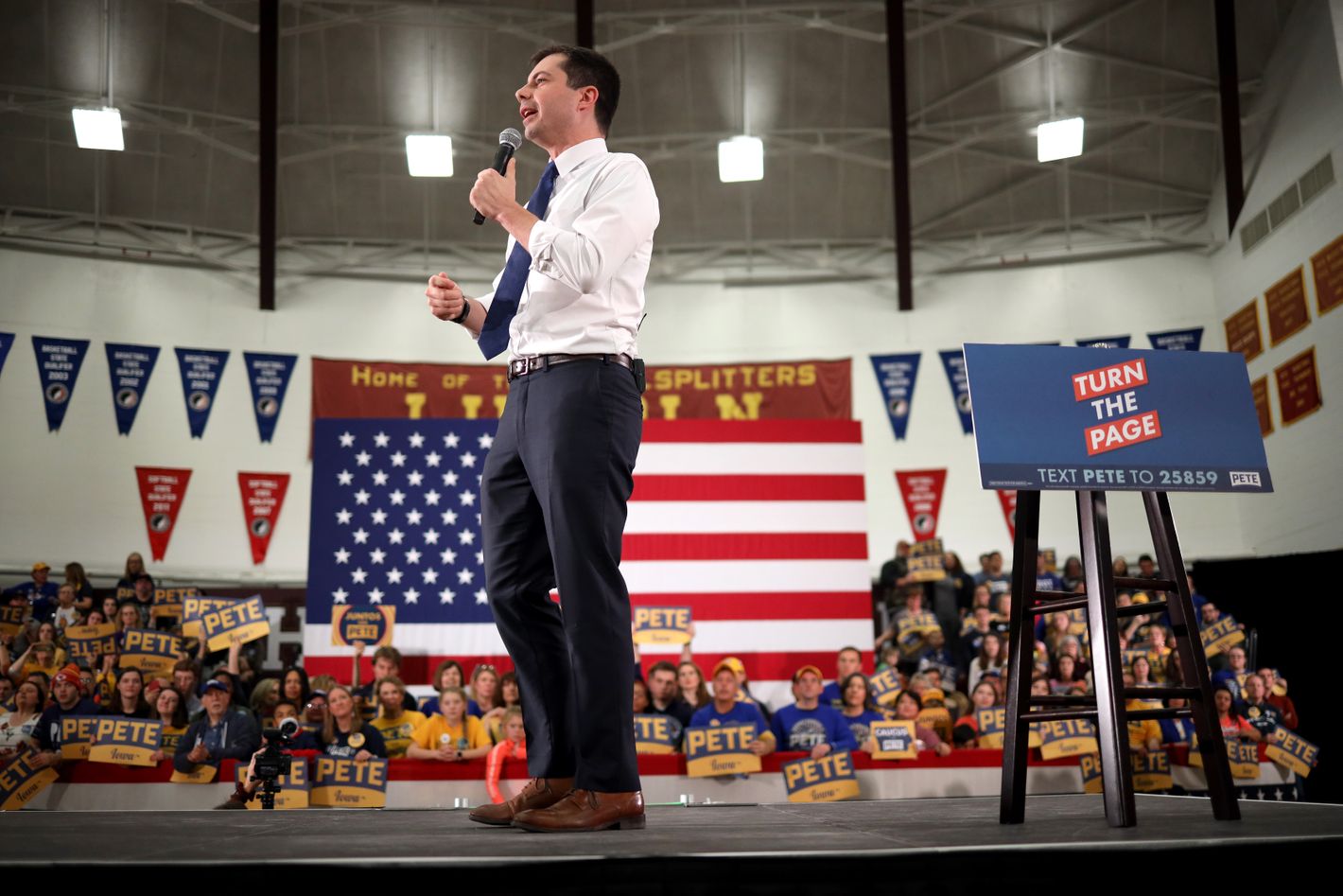 Warren and Buttigieg Campaigns on the Brink in Iowa