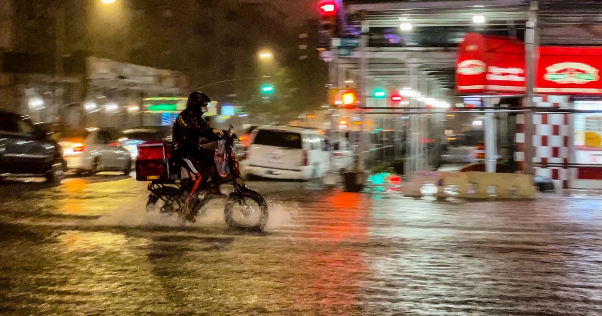 Food-Delivery Workers Out Amid Historic NYC Flooding