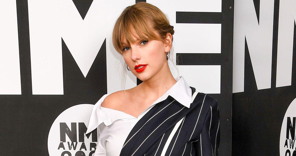 Taylor Swift’s ‘cardigan’ Debuts at No. 1, Sets Records