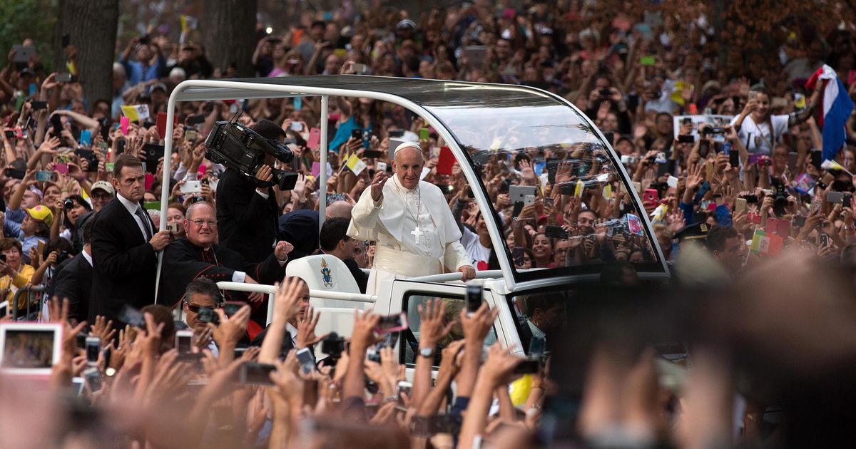 The Best Social Media Images From Pope Francis's Procession Through ...