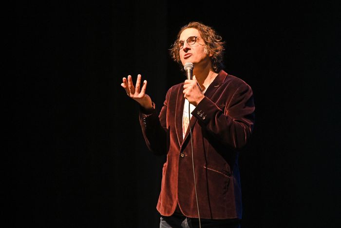 6 Comedians Analyze Jokes Written by ChatGPT 6 Comedians Analyze Jokes Written by ChatGPT