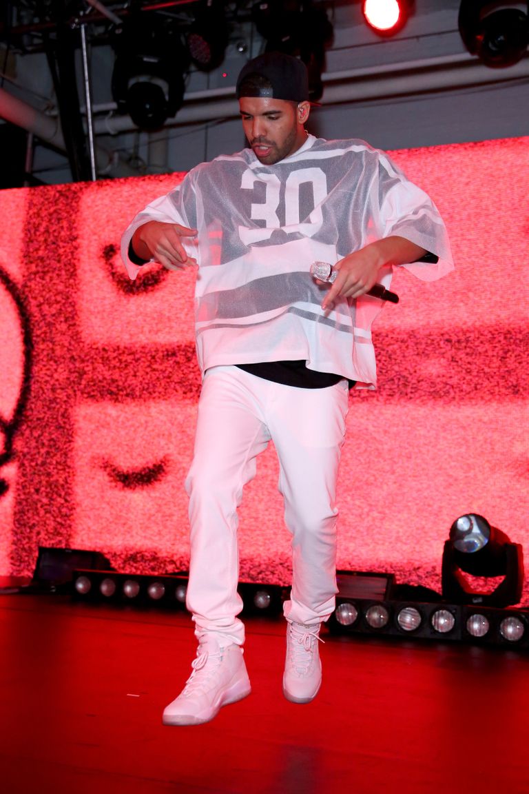 46 Photos of Drake’s Best Style