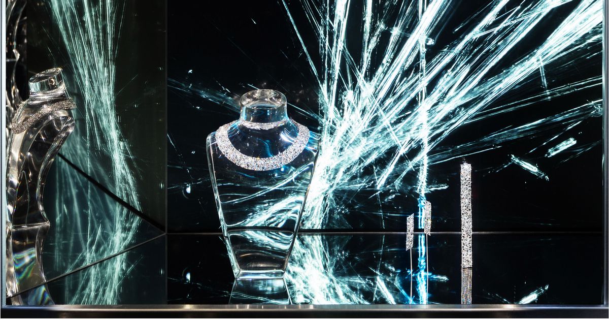 Check Out These New Nature-Inspired Tiffany’s Windows
