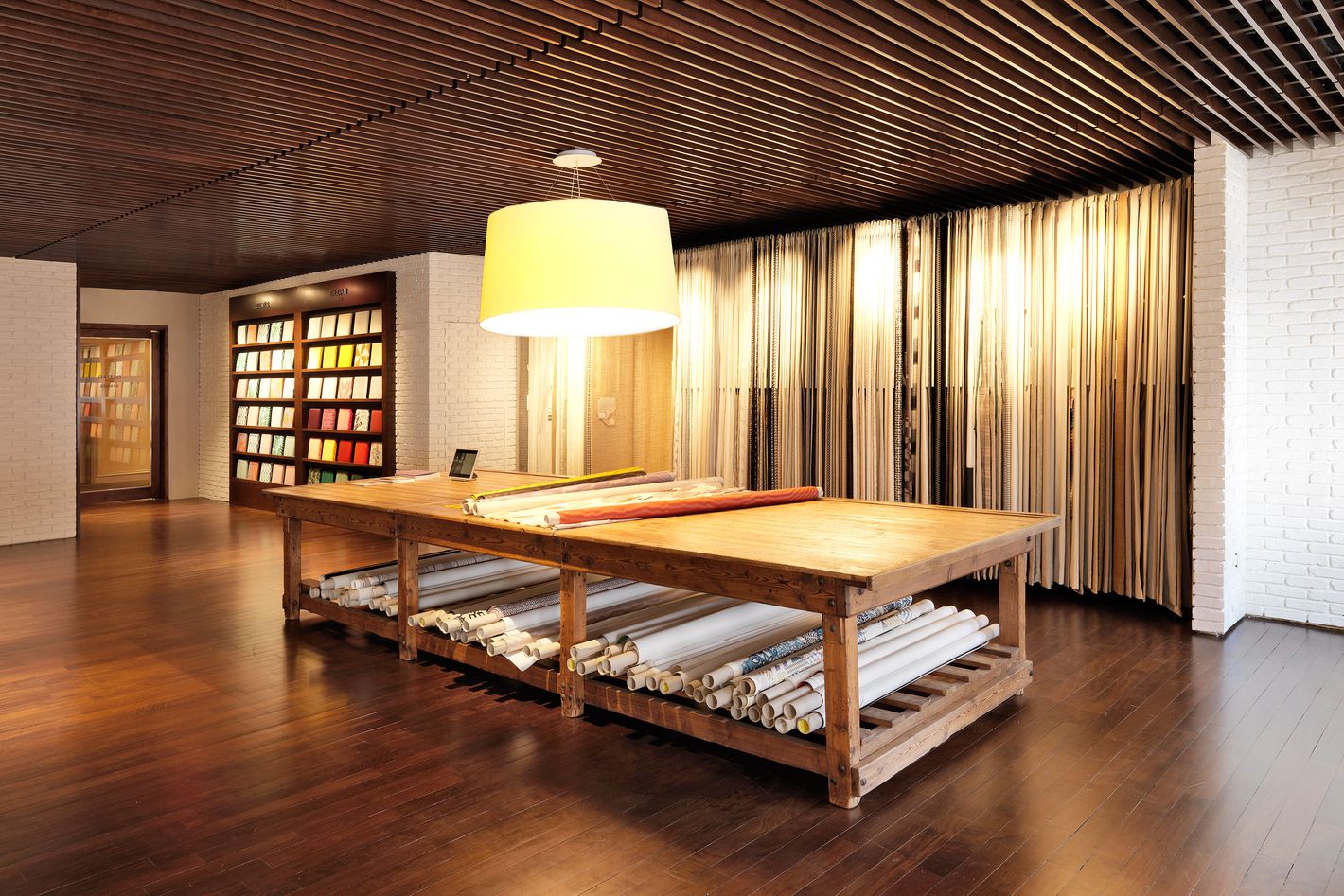 A Bruno Magli Store, High-Design Lazy Susans, and More