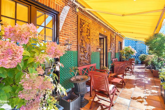 A Baroque UES Penthouse with a Wraparound Terrace