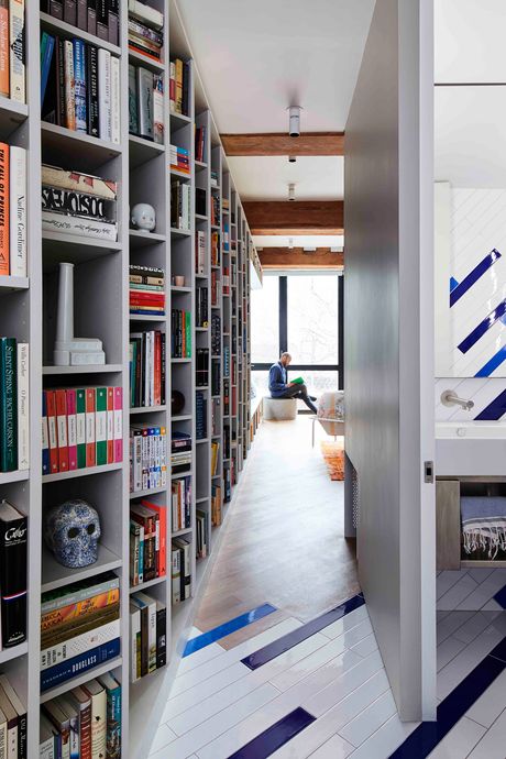 Tour: A Williamsburg Condo With an Enviable Home Library