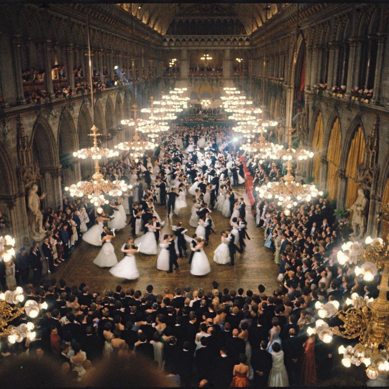 Postwar Elegance Captured by Photographer Inge Morath