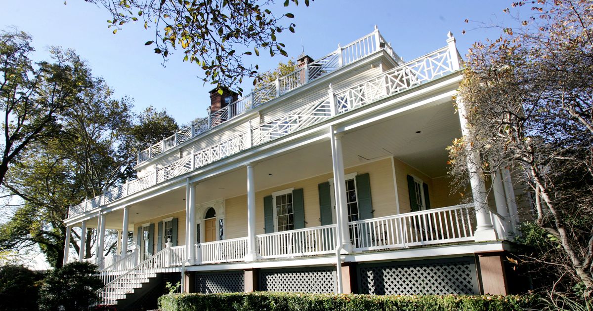 The de Blasios, Home From Italy, Finally Moved Into Gracie Mansion