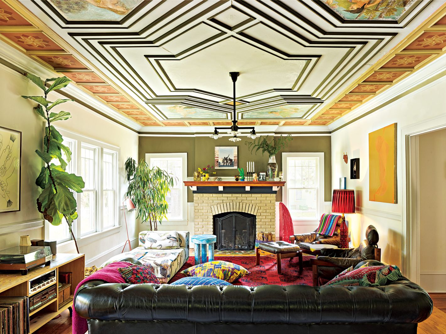 Tour an Avocado-Colored Cottage in Miami
