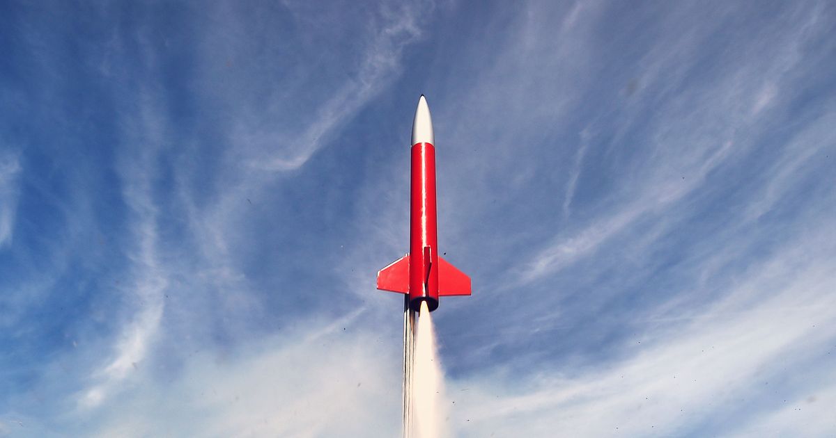 ‘Swipe Up to Make Fly’ Memes: How to Make Without Photoshop