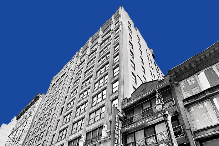 The Manhattan Office Buildings That Are Now in Trouble