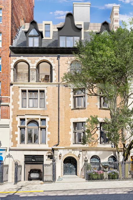 An Upper West Side Gilded Age Mansion With Theatrical Flair