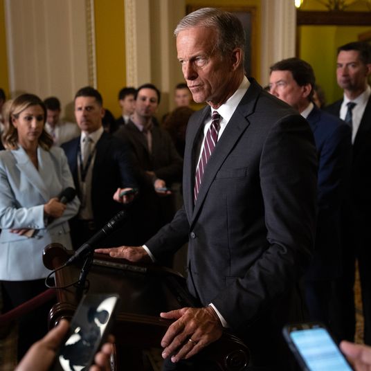 10 Intimate Photographs of World War II Soldiers in the Buff