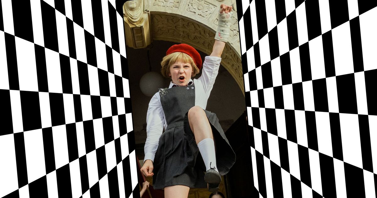 Who Is the Red-Beret Girl From the ‘Matilda’ Musical?