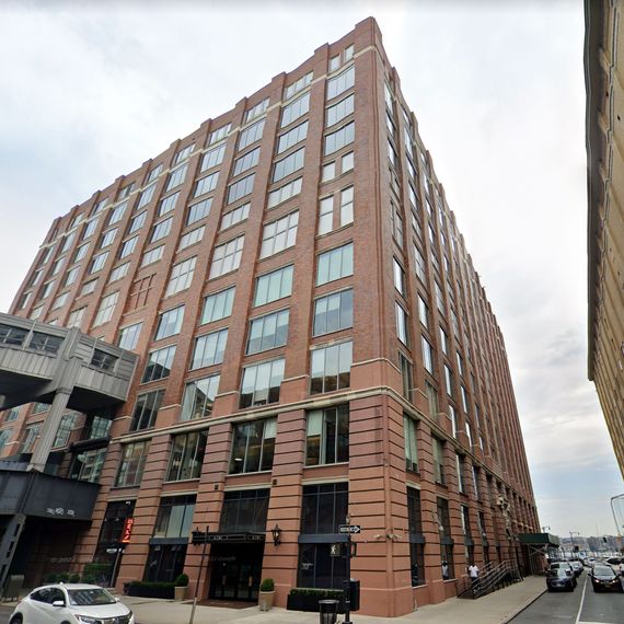 Google, Apple, Meta Are Shedding Their New York Office Space