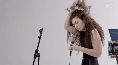 A Complete GIF Guide to Lorde’s Dance Moves