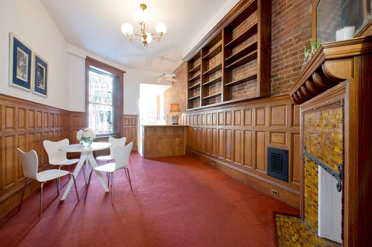 A Look Inside the House Where Elvis’s Photographer Lived