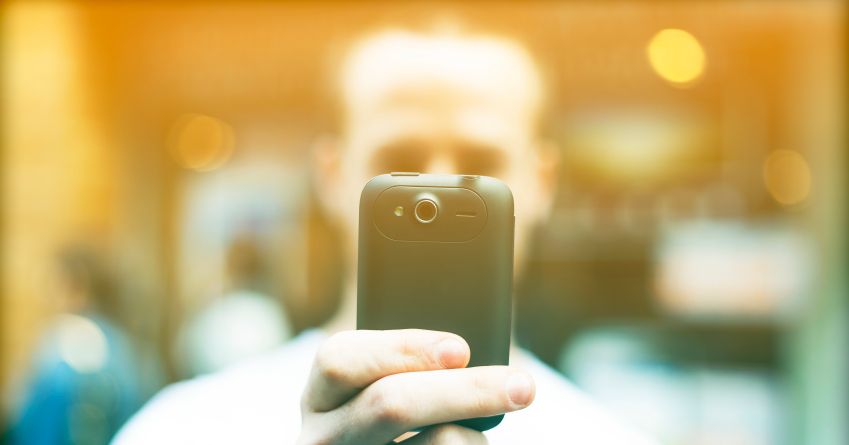 Secret U.S. Spy Program Uses Fake Cell Towers on Planes to Collect Your ...