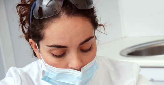 Opera-Singing Dentist Tried to Charge Patient for Bad Yelp Review